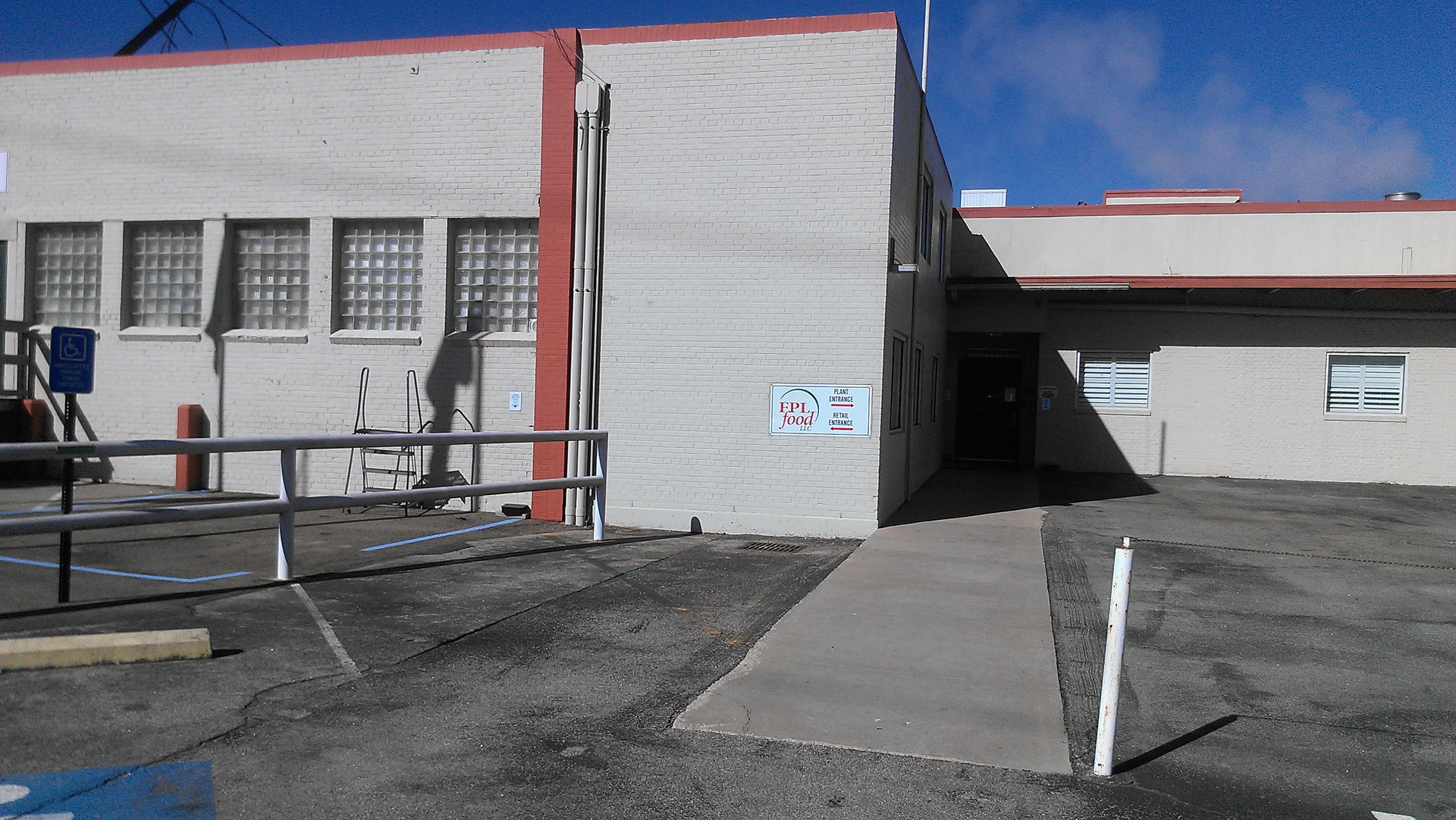 FPL Foods Outdoor Area Constrction & Cleaning | Verdant Landscape