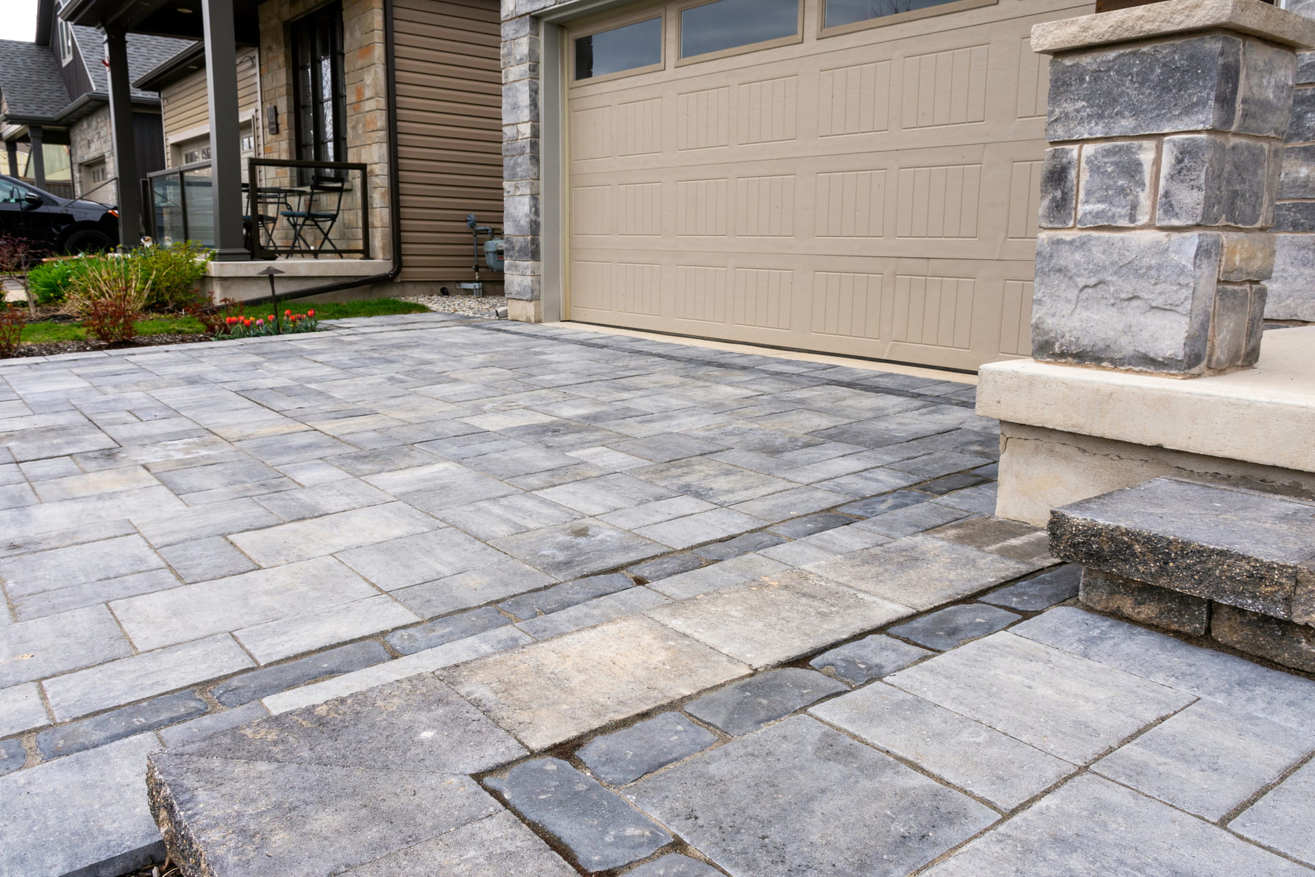 Top 9 Driveway Landscaping Ideas | Verdant Landscaping